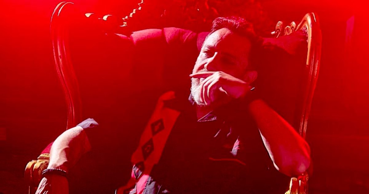 Kachete comparte su intimidad en el videoclip de «El Tiempo» – Biscuitbatik