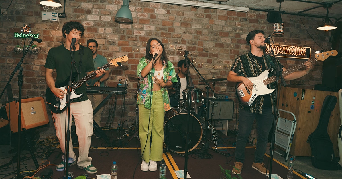 Super Simio calienta el frío limeño con su nuevo single «Sabes Bien ...